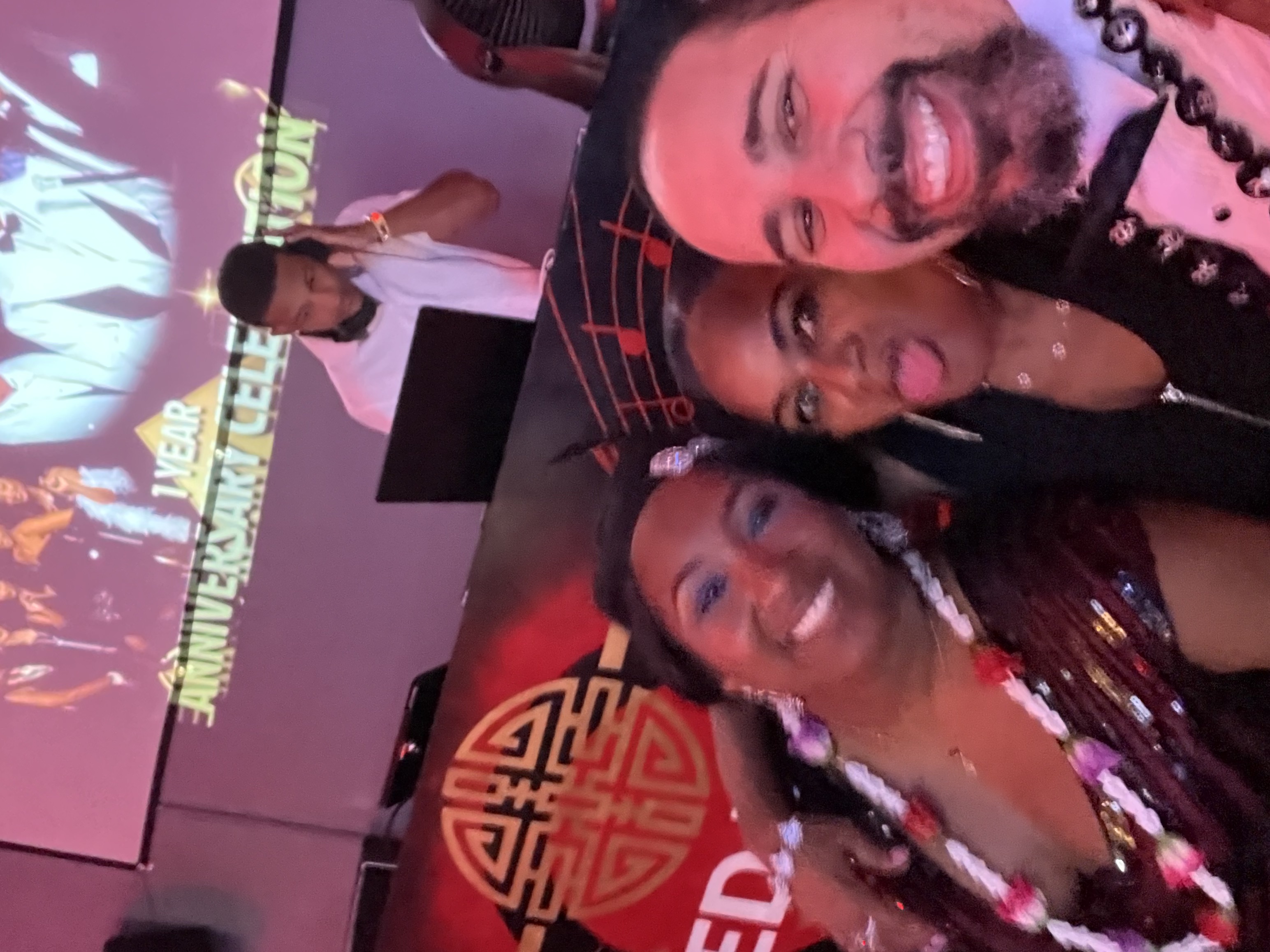 RED BAR HAWAII - Gallery